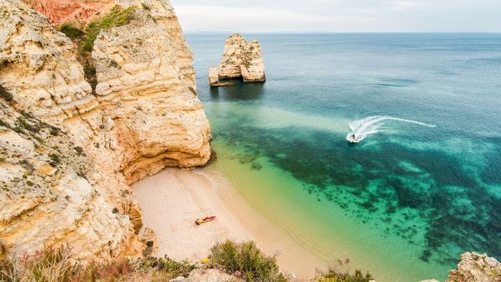 Lagos Or Albufeira: Which One Should You Visit? - Traveller's Elixir
