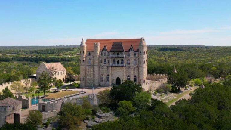 26 Beautiful U.S. Castles That Are Fit For A Fairytale