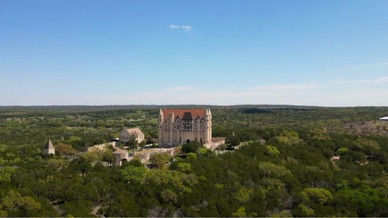 Few People Know There’s A Magical European Castle Hiding In This Small ...