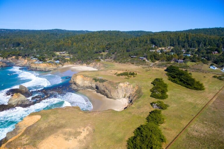 11 Charming NorCal Coastal Towns That Are TOO GOOD To Ignore 😍