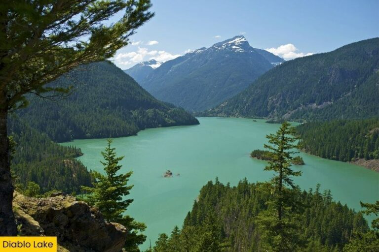 The 24 Most Breathtaking Lakes in the U.S. Revealed!