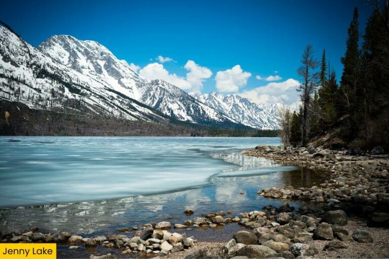 The 24 Most Breathtaking Lakes in the U.S. Revealed!