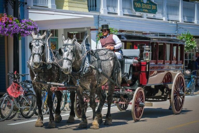 27 Quirky & Unique Small Towns In The U.S. That Are Too Weird For Words
