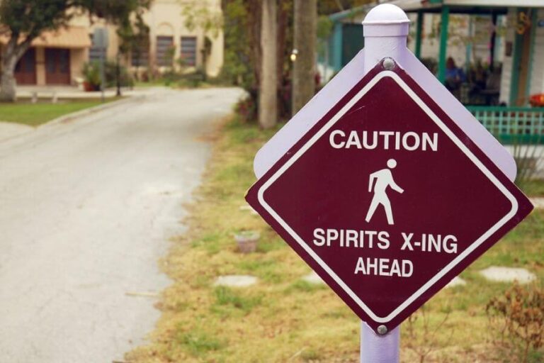 27 Quirky & Unique Small Towns In The U.S. That Are Too Weird For Words