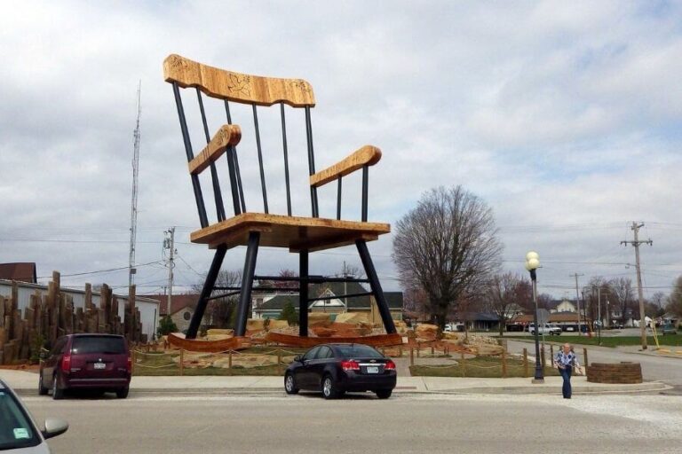 27 Quirky & Unique Small Towns In The U.S. That Are Too Weird For Words