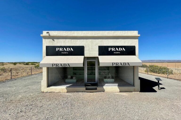 27 Quirky & Unique Small Towns In The U.S. That Are Too Weird For Words