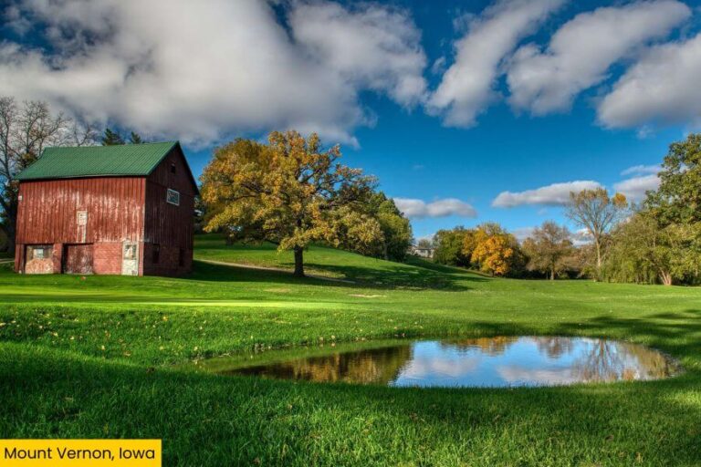 23 Charming Midwest Towns That Feel Like a Fairytale