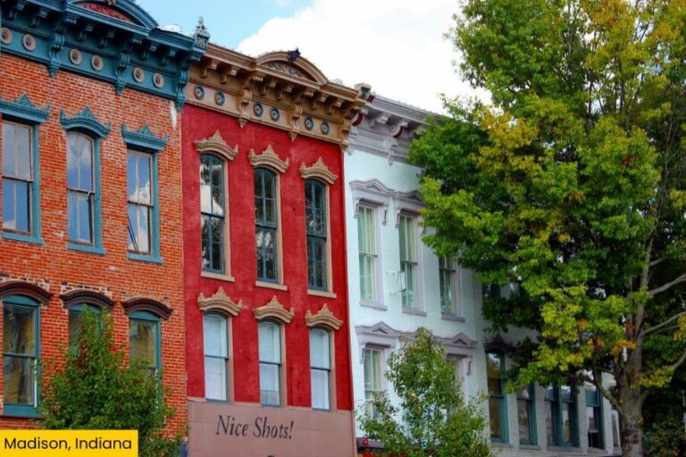 23 Charming Midwest Towns That Feel Like a Fairytale