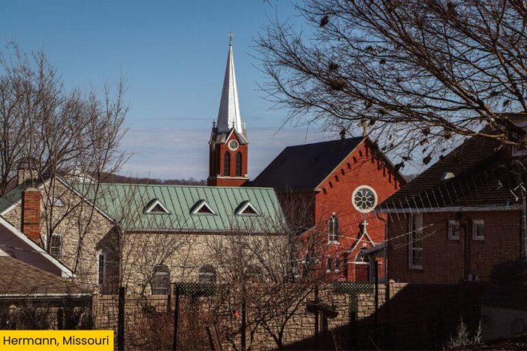 23 Charming Midwest Towns That Feel Like a Fairytale