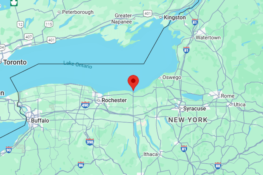 Visit This Scenic New York Village With a Storybook Lighthouse