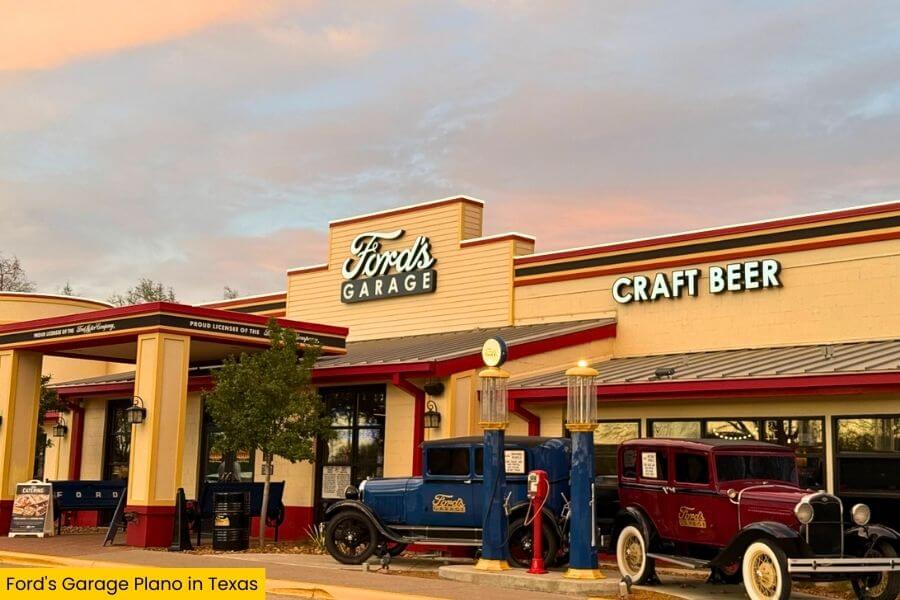 You Can Eat Surrounded by Real Vintage Cars at This Texas Restaurant