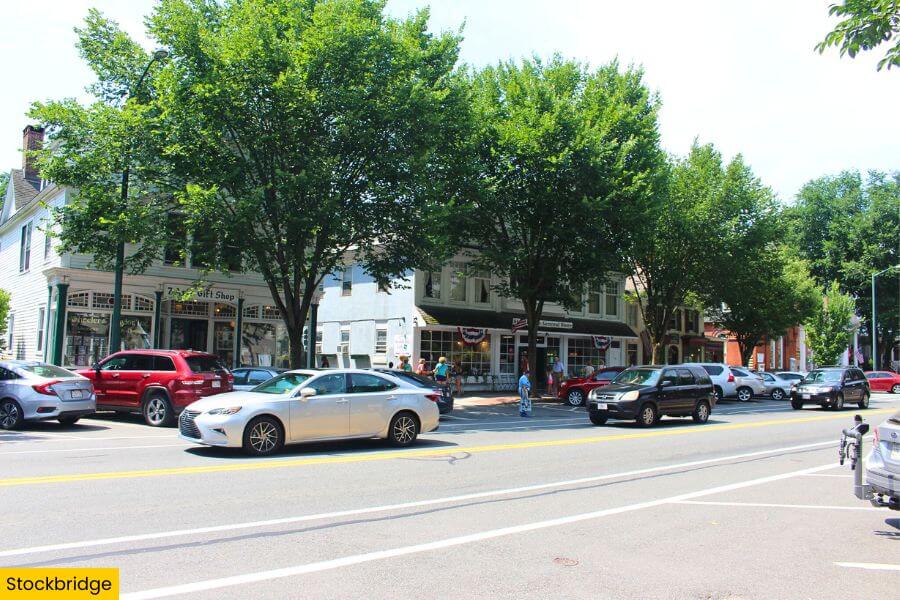 9 Dreamy Small Towns in Massachusetts That Look Like a Hallmark Movie